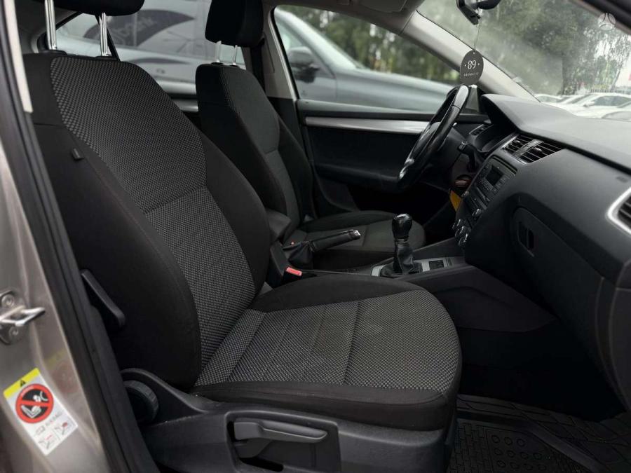 Brown Skoda Octavia 2013 in Vilnius, with an engine capacity of 1.40 L and mileage of 251 thousand km for 2500 €, photo 11 on AUTOMOTO.COM.LV