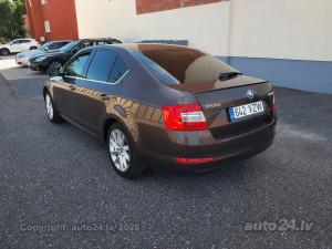 Brown Skoda Octavia 2013 in Narva, with an engine capacity of 1.80 L and mileage of 220 thousand km for 4000 €, photo 3 on AUTOMOTO.COM.LV