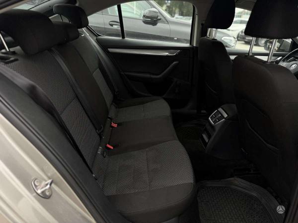 Brown Skoda Octavia 2013 in Vilnius, with an engine capacity of 1.40 L and mileage of 251 thousand km for 2400 €, photo 8 on AUTOMOTO.COM.LV