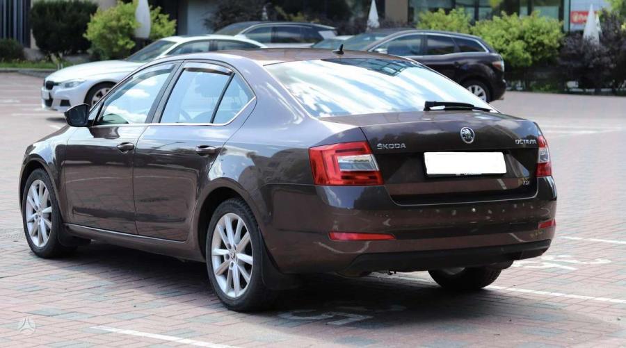 Brown Skoda Octavia 2013 in Vilnius, with an engine capacity of 1.97 L and mileage of 146 thousand km for 6800 €, photo 6 on AUTOMOTO.COM.LV