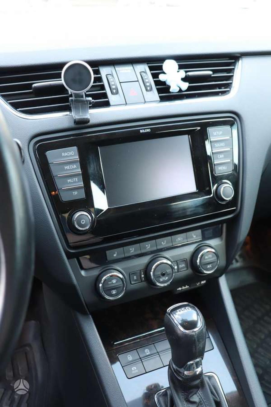 Brown Skoda Octavia 2013 in Vilnius, with an engine capacity of 1.97 L and mileage of 146 thousand km for 6800 €, photo 8 on AUTOMOTO.COM.LV