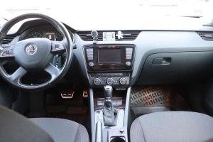 Brown Skoda Octavia 2013 in Vilnius, with an engine capacity of 1.97 L and mileage of 146 thousand km for 6800 €, photo 9 on AUTOMOTO.COM.LV