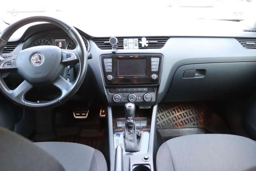 Brown Skoda Octavia 2013 in Vilnius, with an engine capacity of 1.97 L and mileage of 146 thousand km for 6800 €, photo 9 on AUTOMOTO.COM.LV