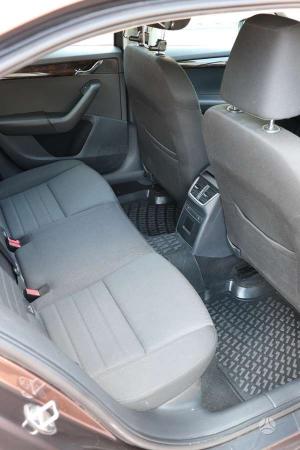 Brown Skoda Octavia 2013 in Vilnius, with an engine capacity of 1.97 L and mileage of 146 thousand km for 6800 €, photo 13 on AUTOMOTO.COM.LV