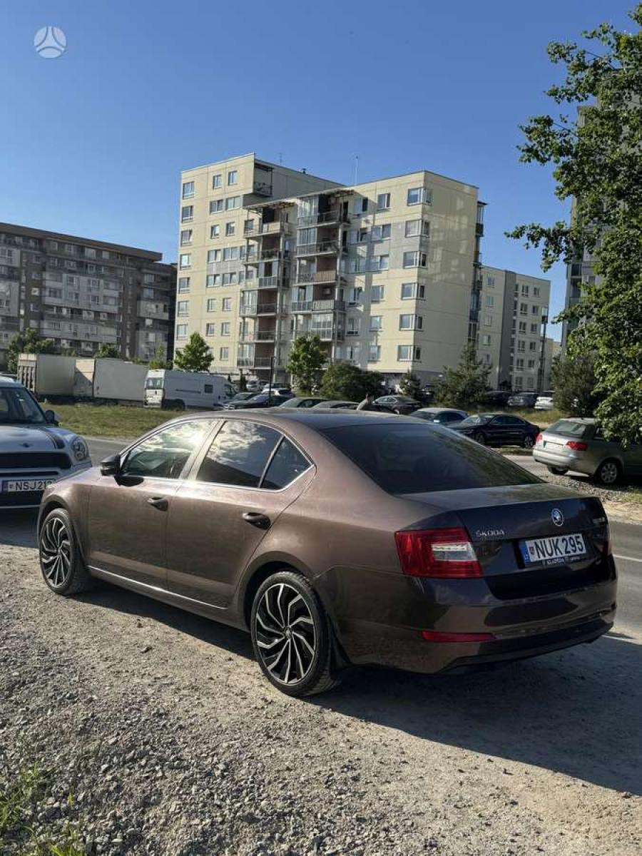 Brūns Skoda Octavia 2013 Viļņa, ar dzinēja tilpumu 1.60 L un nobraukumu 175 tūkst. km par 6700 €, foto 1 vietnē AUTOMOTO.COM.LV