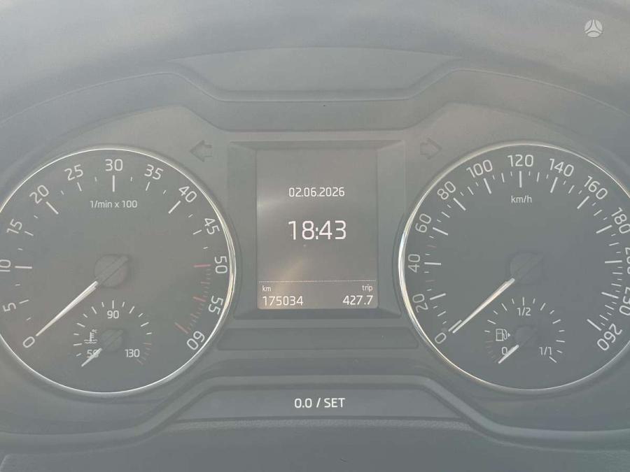 Brūns Skoda Octavia 2013 Viļņa, ar dzinēja tilpumu 1.60 L un nobraukumu 175 tūkst. km par 6700 €, foto 9 vietnē AUTOMOTO.COM.LV