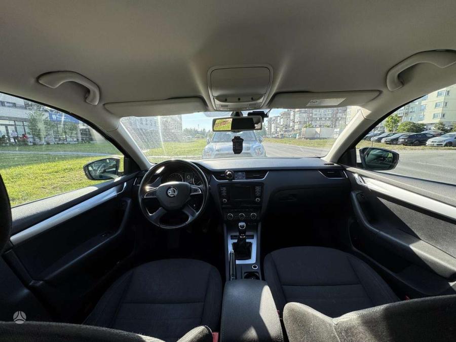 Brūns Skoda Octavia 2013 Viļņa, ar dzinēja tilpumu 1.60 L un nobraukumu 175 tūkst. km par 6700 €, foto 10 vietnē AUTOMOTO.COM.LV