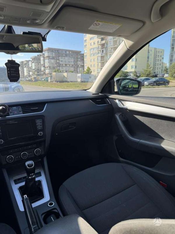 Brown Skoda Octavia 2013 in Vilnius, with an engine capacity of 1.60 L and mileage of 175 thousand km for 6700 €, photo 10 on AUTOMOTO.COM.LV