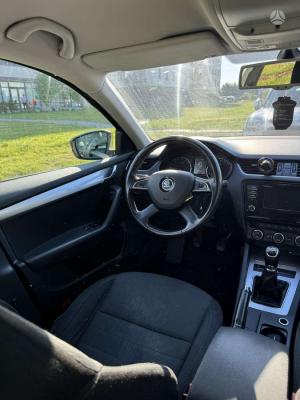 Brūns Skoda Octavia 2013 Viļņa, ar dzinēja tilpumu 1.60 L un nobraukumu 175 tūkst. km par 6700 €, foto 12 vietnē AUTOMOTO.COM.LV