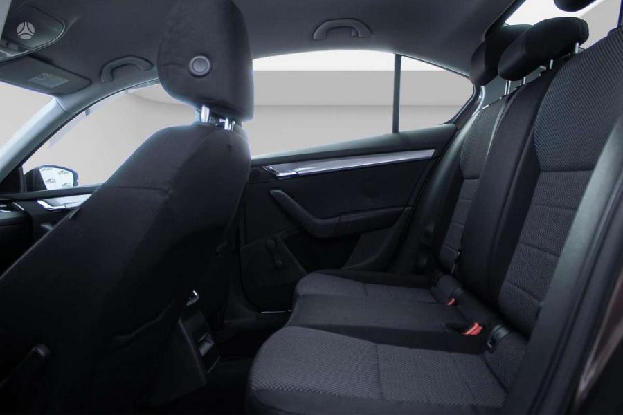Brown Skoda Octavia 2014 in Kaunas, with an engine capacity of 1.60 L and mileage of 220 thousand km for 6190 €, photo 7 on AUTOMOTO.COM.LV