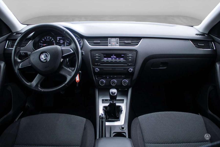 Brown Skoda Octavia 2014 in Kaunas, with an engine capacity of 1.60 L and mileage of 220 thousand km for 6190 €, photo 8 on AUTOMOTO.COM.LV
