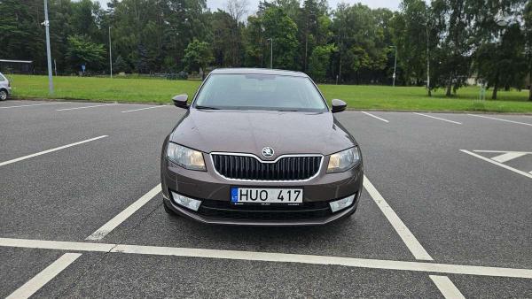 Brūns Skoda Octavia 2015 Viļņa, ar dzinēja tilpumu 1.60 L un nobraukumu 200 tūkst. km par 5490 €, foto 6 vietnē AUTOMOTO.COM.LV