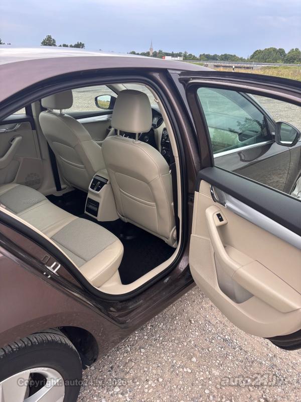 Brūns Skoda Octavia 2016 Tallina, ar dzinēja tilpumu 1.60 L un nobraukumu 266 tūkst. km par 7000 €, foto 7 vietnē AUTOMOTO.COM.LV