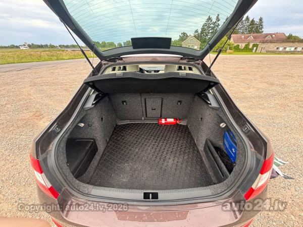 Brūns Skoda Octavia 2016 Tallina, ar dzinēja tilpumu 1.60 L un nobraukumu 266 tūkst. km par 7000 €, foto 9 vietnē AUTOMOTO.COM.LV