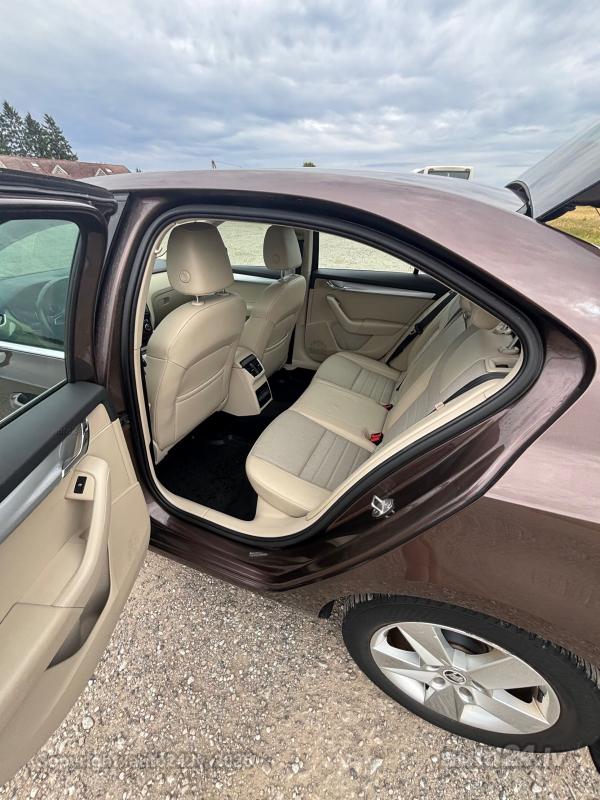 Brūns Skoda Octavia 2016 Tallina, ar dzinēja tilpumu 1.60 L un nobraukumu 266 tūkst. km par 7000 €, foto 5 vietnē AUTOMOTO.COM.LV