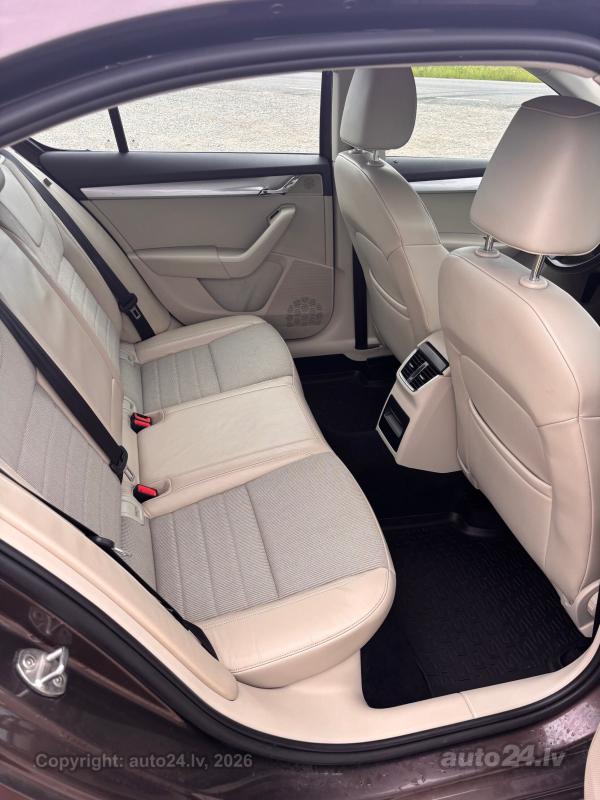Brūns Skoda Octavia 2016 Tallina, ar dzinēja tilpumu 1.60 L un nobraukumu 266 tūkst. km par 7000 €, foto 6 vietnē AUTOMOTO.COM.LV