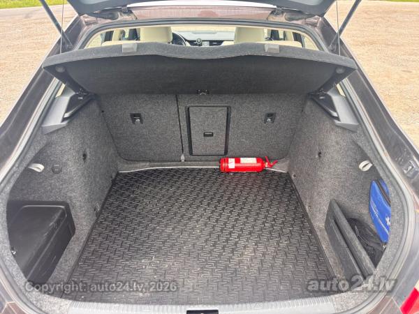 Brūns Skoda Octavia 2016 Tallina, ar dzinēja tilpumu 1.60 L un nobraukumu 266 tūkst. km par 7000 €, foto 10 vietnē AUTOMOTO.COM.LV