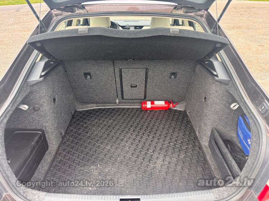 Brown Skoda Octavia 2016 in Tallinn, with an engine capacity of 1.60 L and mileage of 266 thousand km for 7000 €, photo 11 on AUTOMOTO.COM.LV