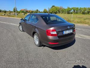 Brūns Skoda Octavia 2016 Kerdla, ar dzinēja tilpumu 1.00 L un nobraukumu 94 tūkst. km par 7900 €, foto 13 vietnē AUTOMOTO.COM.LV