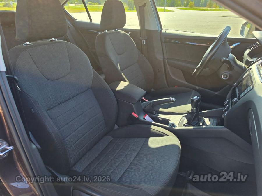 Brūns Skoda Octavia 2016 Kerdla, ar dzinēja tilpumu 1.00 L un nobraukumu 94 tūkst. km par 7900 €, foto 16 vietnē AUTOMOTO.COM.LV