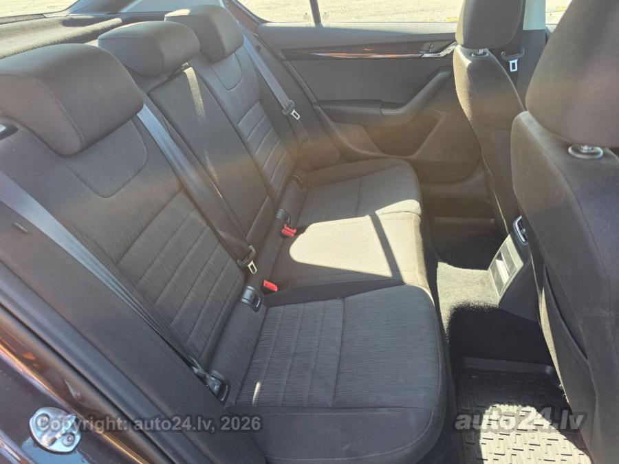 Brūns Skoda Octavia 2016 Kerdla, ar dzinēja tilpumu 1.00 L un nobraukumu 94 tūkst. km par 7900 €, foto 18 vietnē AUTOMOTO.COM.LV