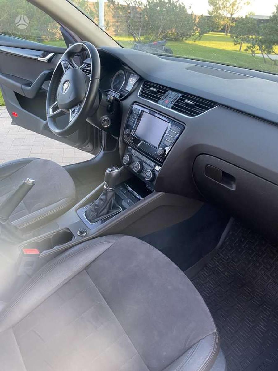 Brown Skoda Octavia 2016 in Klaipeda, with an engine capacity of 1.80 L and mileage of 153 thousand km for 10500 €, photo 8 on AUTOMOTO.COM.LV