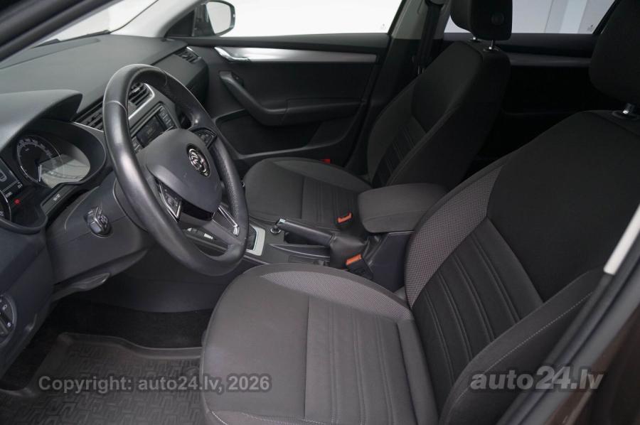 Brown Skoda Octavia 2017 in Tallinn, with an engine capacity of 1.40 L and mileage of 105 thousand km for 8990 €, photo 8 on AUTOMOTO.COM.LV