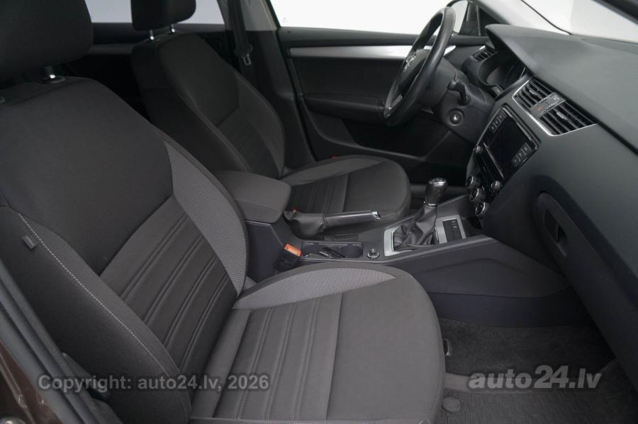 Brown Skoda Octavia 2017 in Tallinn, with an engine capacity of 1.40 L and mileage of 105 thousand km for 8990 €, photo 10 on AUTOMOTO.COM.LV