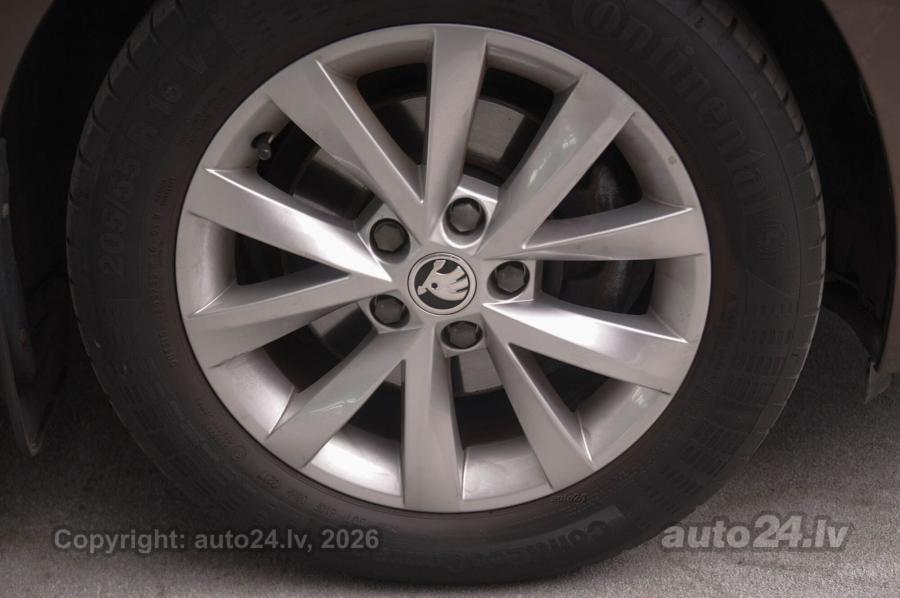 Brown Skoda Octavia 2017 in Tallinn, with an engine capacity of 1.40 L and mileage of 105 thousand km for 8990 €, photo 18 on AUTOMOTO.COM.LV