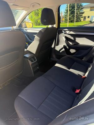 Brown Skoda Octavia 2017 in Tallinn, with an engine capacity of 1.40 L and mileage of 125 thousand km for 10999 €, photo 8 on AUTOMOTO.COM.LV