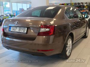 Brown Skoda Octavia 2018 in Haapsalu, with an engine capacity of 1.00 L and mileage of 146 thousand km for 10999 €, photo 9 on AUTOMOTO.COM.LV