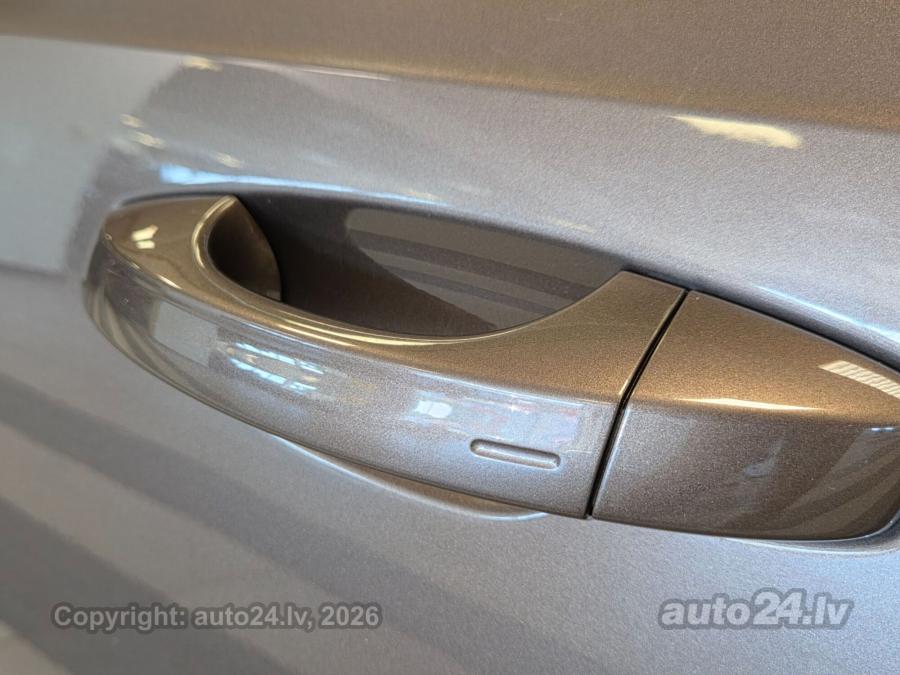 Brown Skoda Octavia 2018 in Haapsalu, with an engine capacity of 1.00 L and mileage of 146 thousand km for 10999 €, photo 12 on AUTOMOTO.COM.LV