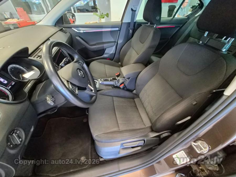 Brown Skoda Octavia 2018 in Haapsalu, with an engine capacity of 1.00 L and mileage of 146 thousand km for 10999 €, photo 25 on AUTOMOTO.COM.LV