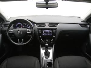 Brown Skoda Octavia 2018 in Vilnius, with an engine capacity of 1.60 L and mileage of 186 thousand km for 10199 €, photo 3 on AUTOMOTO.COM.LV