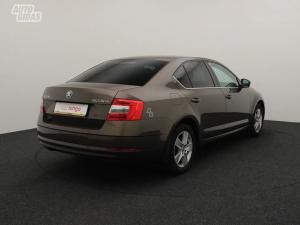 Brown Skoda Octavia 2018 in Vilnius, with an engine capacity of 1.60 L and mileage of 186 thousand km for 10199 €, photo 9 on AUTOMOTO.COM.LV