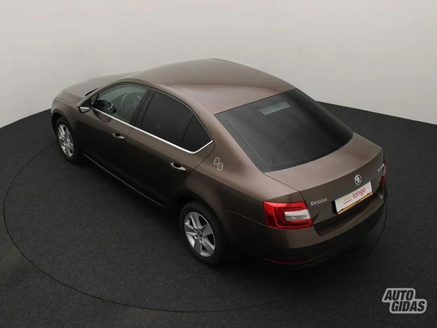 Brown Skoda Octavia 2018 in Vilnius, with an engine capacity of 1.60 L and mileage of 186 thousand km for 10199 €, photo 13 on AUTOMOTO.COM.LV