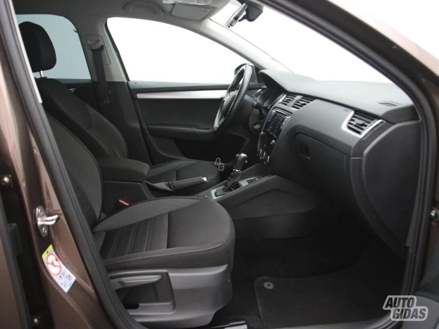 Brown Skoda Octavia 2018 in Vilnius, with an engine capacity of 1.60 L and mileage of 186 thousand km for 10199 €, photo 15 on AUTOMOTO.COM.LV