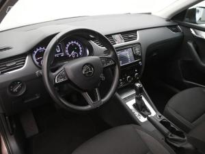 Brown Skoda Octavia 2018 in Vilnius, with an engine capacity of 1.60 L and mileage of 186 thousand km for 10199 €, photo 17 on AUTOMOTO.COM.LV