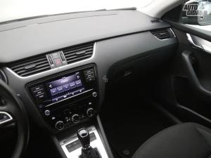Brown Skoda Octavia 2018 in Vilnius, with an engine capacity of 1.60 L and mileage of 186 thousand km for 10199 €, photo 22 on AUTOMOTO.COM.LV