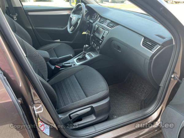 Brown Skoda Octavia 2019 in Kuressaare, with an engine capacity of 1.50 L and mileage of 132 thousand km for 13850 €, photo 11 on AUTOMOTO.COM.LV