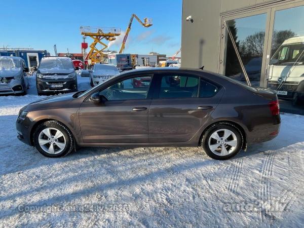 Brown Skoda Octavia 2019 in Tartu, with an engine capacity of 1.50 L and mileage of 155 thousand km for 12490 €, photo 5 on AUTOMOTO.COM.LV