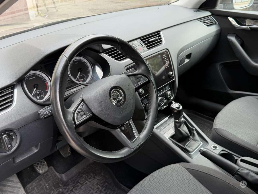 Brown Skoda Octavia 2019 in Silale, with an engine capacity of 1.60 L and mileage of 120 thousand km for 11000 €, photo 17 on AUTOMOTO.COM.LV