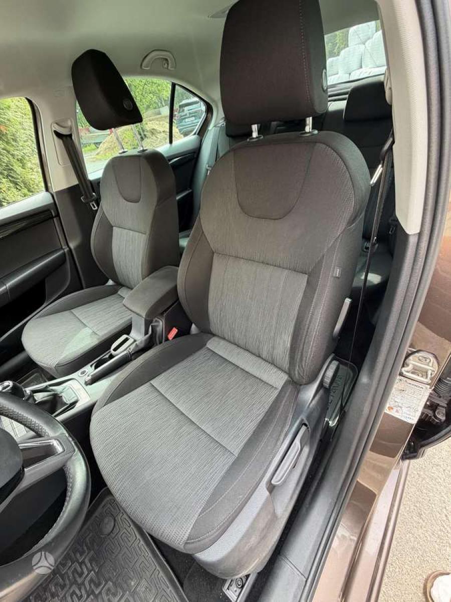 Brown Skoda Octavia 2019 in Silale, with an engine capacity of 1.60 L and mileage of 120 thousand km for 11000 €, photo 19 on AUTOMOTO.COM.LV