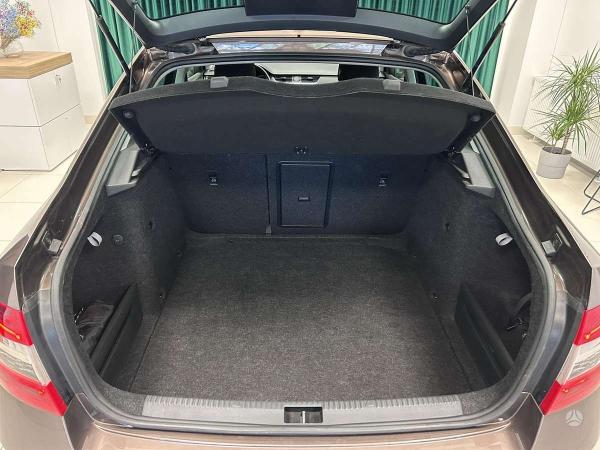 Brown Skoda Octavia 2020 in Vilnius, with an engine capacity of 1.50 L and mileage of 85 thousand km for 12800 €, photo 8 on AUTOMOTO.COM.LV