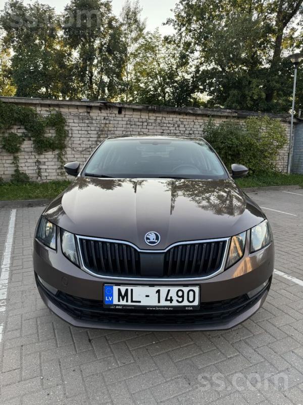 Brown Skoda Octavia 2020 in Jurmala, with an engine capacity of 2.00 L and mileage of 193 thousand km for 7000 €, photo 2 on AUTOMOTO.COM.LV
