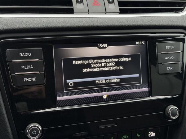 Skoda Octavia 2020 Pērnava vietnē Brūns Skoda Octavia 2020 Pērnava, ar dzinēja tilpumu 1.00 L un nobraukumu 108 tūkst. km par 11900 €, foto 11 vietnē AUTOMOTO.COM.LV