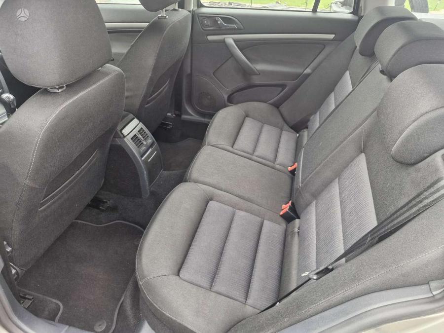 Brown Skoda Octavia 2007 in Vilnius, with an engine capacity of 1.98 L and mileage of 223 thousand km for 2850 €, photo 9 on AUTOMOTO.COM.LV