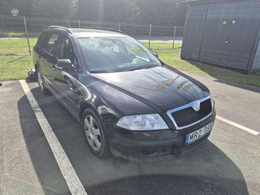 Brown Skoda Octavia 2007 in Vilnius, with an engine capacity of 1.97 L and mileage of 360 thousand km for 790 €, photo 4 on AUTOMOTO.COM.LV
