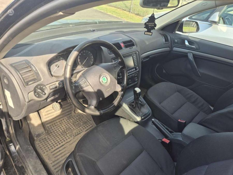 Brown Skoda Octavia 2007 in Vilnius, with an engine capacity of 1.97 L and mileage of 360 thousand km for 790 €, photo 6 on AUTOMOTO.COM.LV