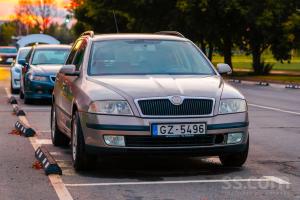Brown Skoda Octavia 2007 in Riga, with an engine capacity of 1.60 L and mileage of 447 thousand km for 750 €, photo  on AUTOMOTO.COM.LV